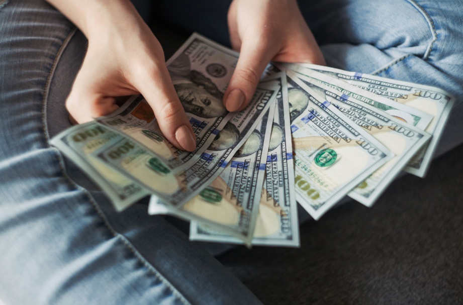 $60,000 a Year is How Much an Hour?